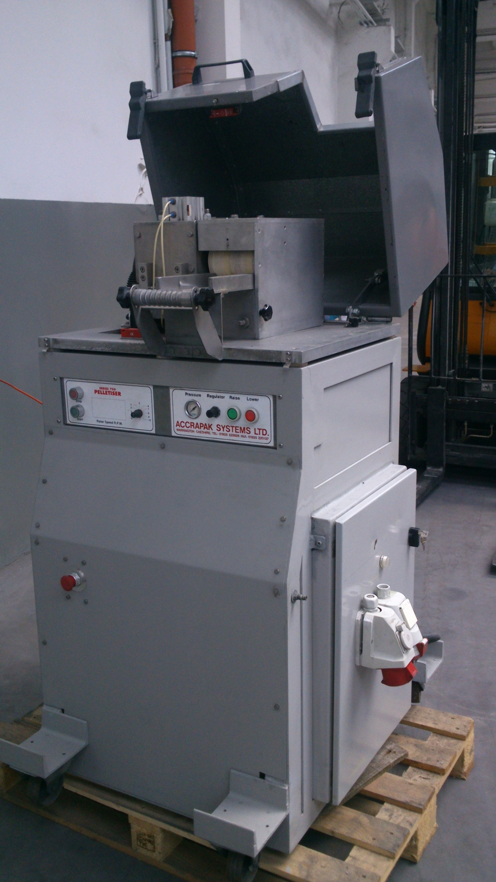 Granulator Accrapak 750/4 (Oferta nr 77621) - Oferty B2B - Wortal Plastech